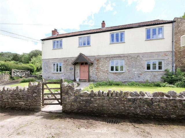 Fully Furnished Detached Character. 3 bed detached house to rent £2,700 pcm £623 pw