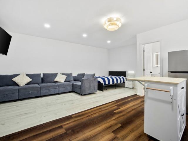 Fully Furnished Detached Studio | All Utilities