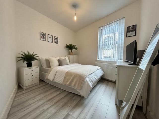 Fully Furnished | Located In Radford, Nottingham NG7, 4 bed shared accommodation to rent, £1,200 pcm | PrimeLocation