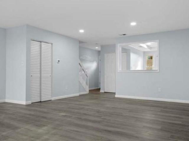 Fully Furnished Master Bedroom for female tenant