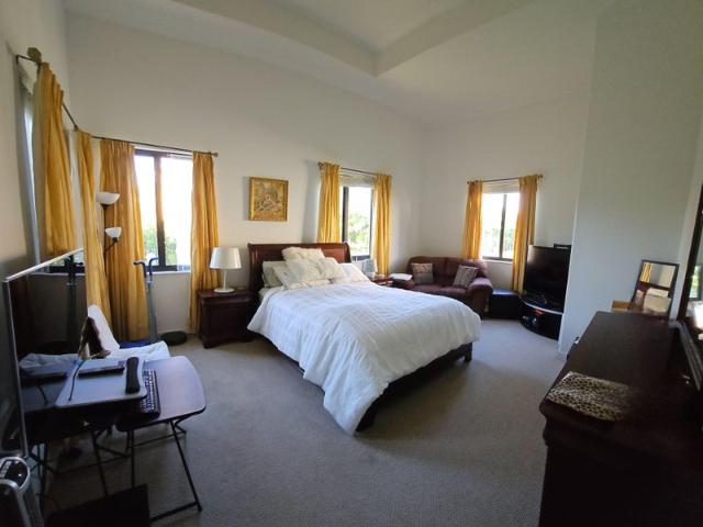 Fully Furnished Master Bedroom in Gated Luxury Com