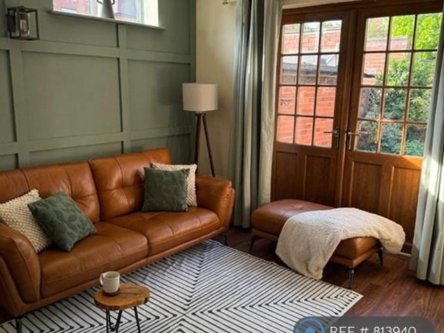 Fully Furnished, Nottingham, NG7 1 bed terraced house to rent £1,320 pcm £305 pw