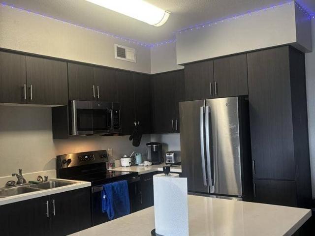 Fully furnished shared bedroomm