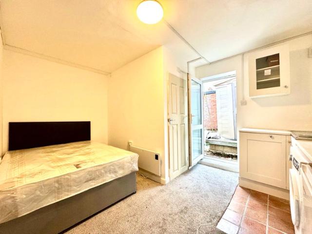 Fully Furnished Studio All Bills Included