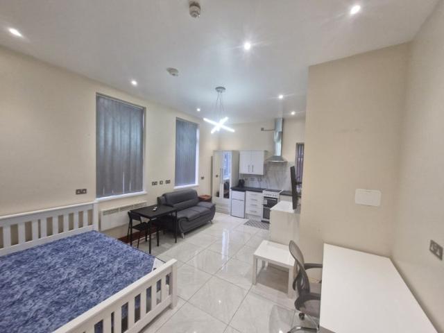Fully Furnished Studio Flats for rent