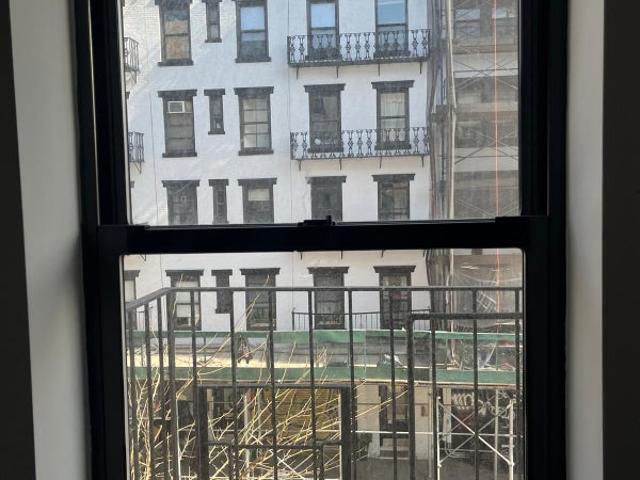 ✨ Fully Furnished Sunny East Village Room✨