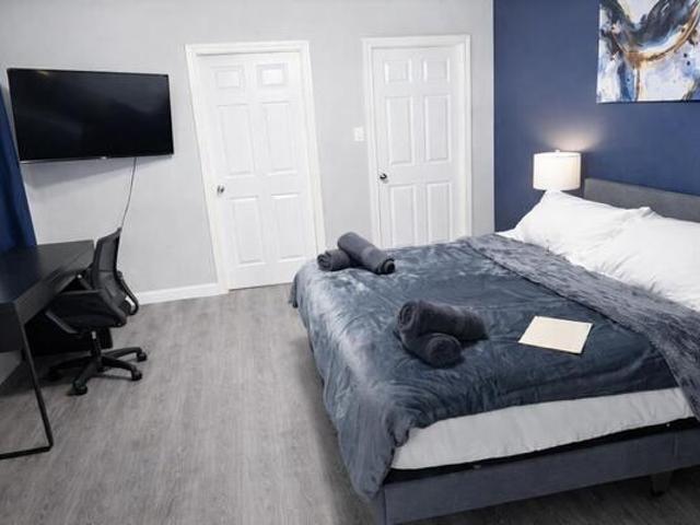 Fully Furnished Premium Private Rooms w/ Hot Tub Access – South Houston Gem