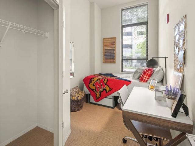 Fully furnished private bedroom & ensuite Bathroom