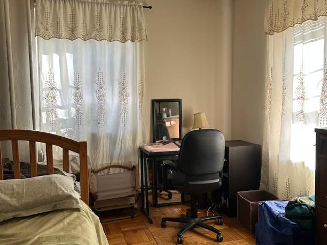 Fully furnished private bedroom in Fresh Meadows