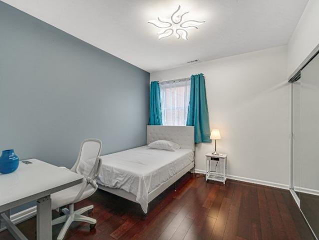Fully Furnished Private Room in University Village