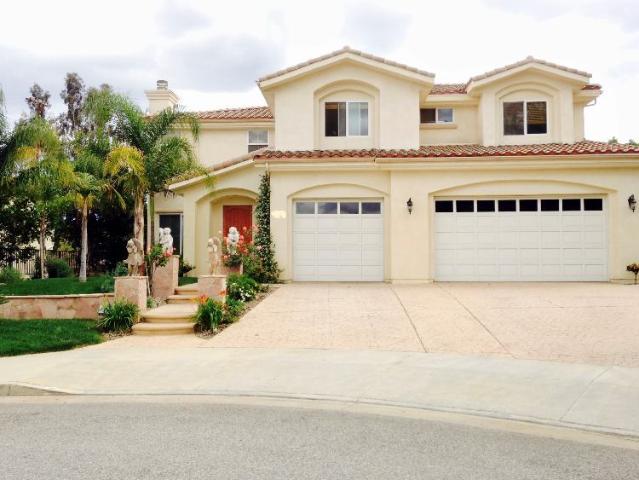 Fully furnished room with a private bathroom in a