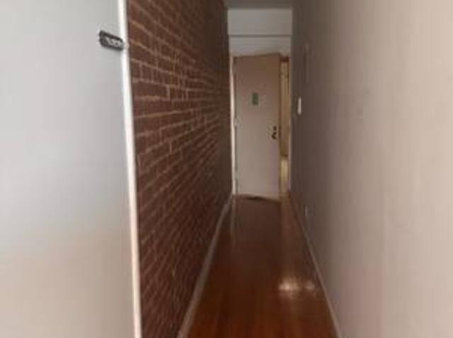 Fully Furnished Room with Private Bath – Great Liv