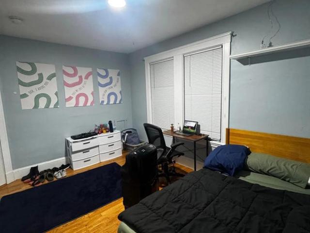 Fully furnished room available in Medford
