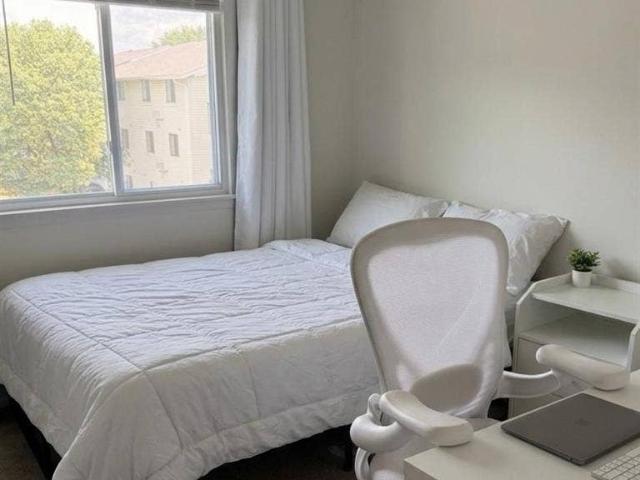 Fully Furnished Room Available Now!
