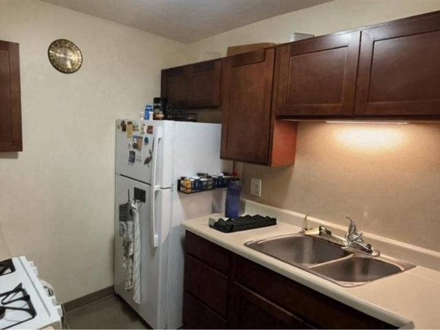 Fully furnished room for rent