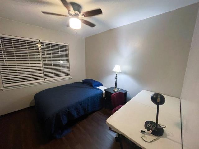 Fully Furnished Room in the heart of Denton!