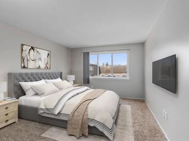 Fully Furnished Room in a Clean & Friendly Home
