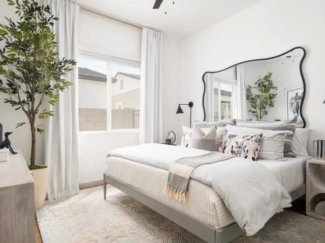 Fully Furnished Room in a Clean & Friendly Home