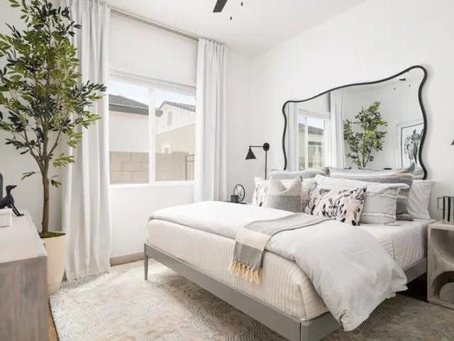 Fully Furnished Room in a Clean & Friendly Home