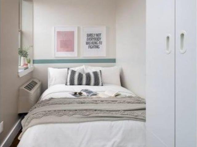 Fully furnished room in Duplex
