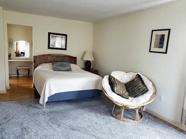 Fully Furnished Room in Peaceful Home