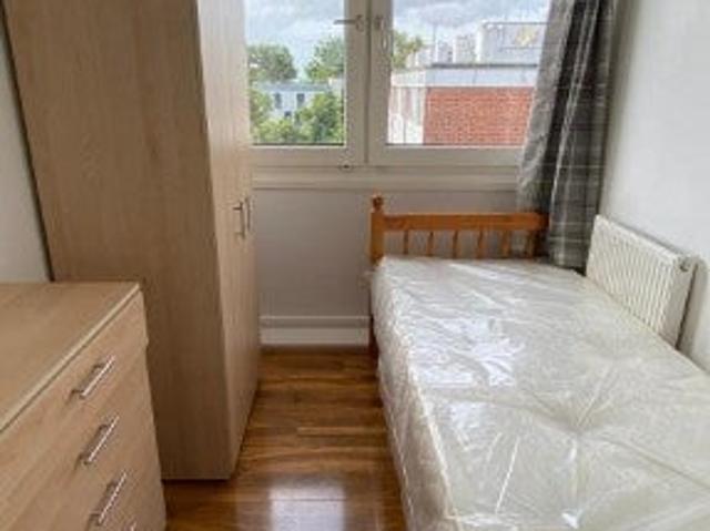 Fully Furnished Room Near Roehampton University