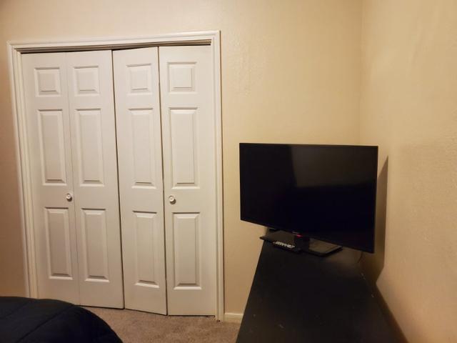 Fully Furnished Room * No Dep