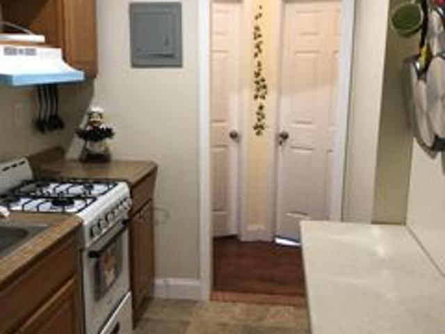 Fully Furnished Room/ Smart TV/Huge Closet!