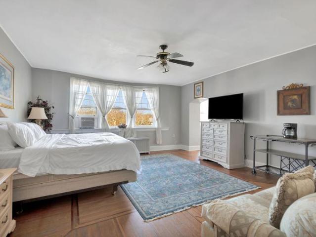 Fully Furnished Roomall utilites and Wifi included