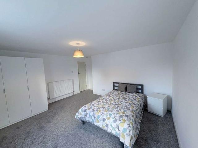 Fully Furnished Rooms Co Living All bills inc WS7 Room 10