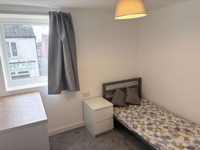 Fully Furnished Rooms Co Living All bills inc WS7 Room 2