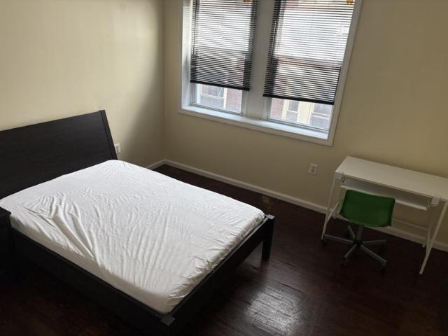 Fully Furnished Rooms Available [Students/Prof.]