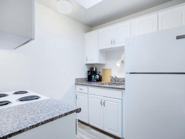 Fully Furnished Rooms in Queen Anne Seattle 220
