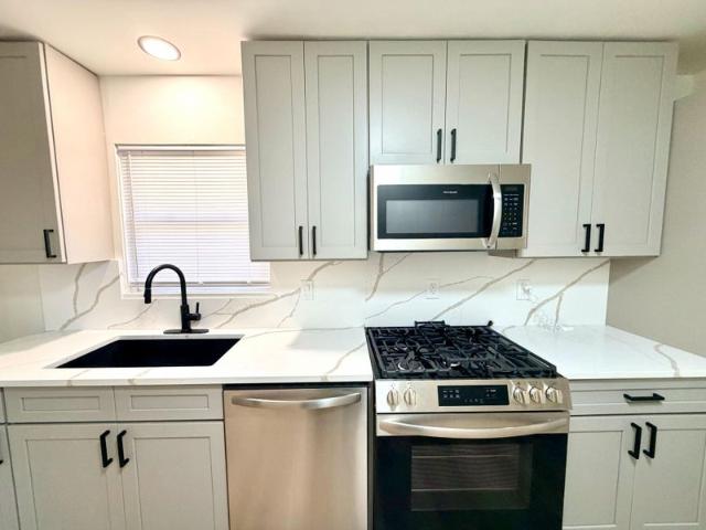 Fully Furnished Raleigh Room | Pro Cleaning, Supp