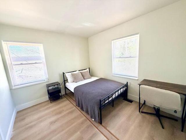 Fully Furnished Raleigh Room | Pro Cleaning, Supplies & Friendly Housemates