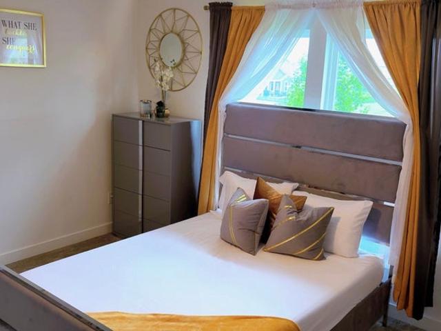 Fully furnished w King bed in big comfy house with