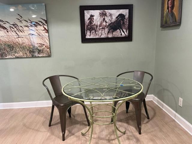 Fully furnished! Walk out basement apartment with