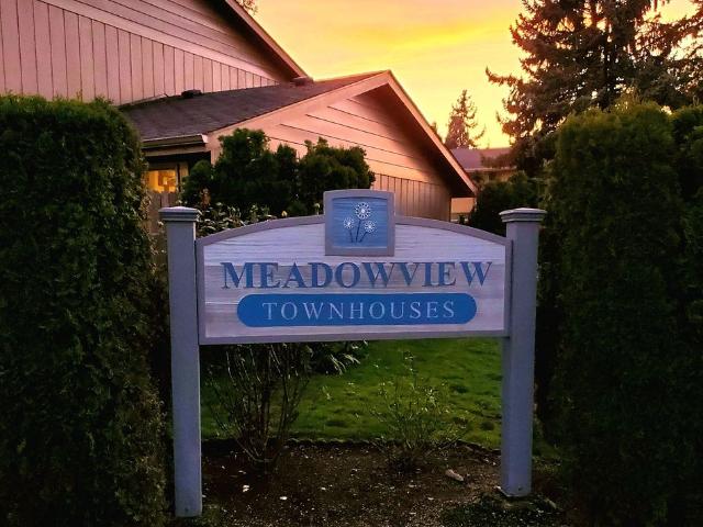 Fully Remodeled 3 Bedroom Townhome! *Move in Special