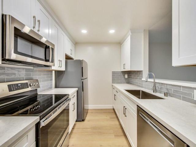 Fully Renovated 2 BD 2 BA in Downtown Palo Alto