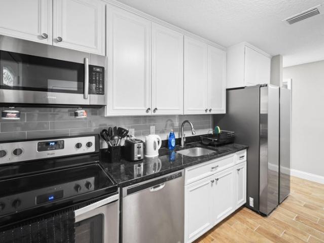 FULLY RENOVATED HOME • Private Rooms • Modern Kitc