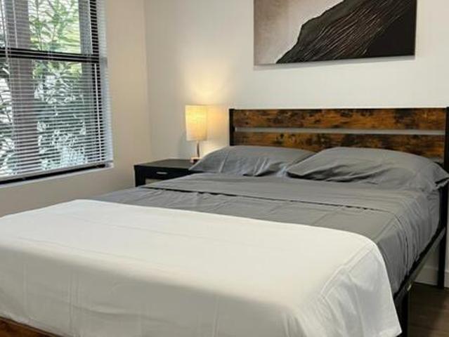 Fully Renovated South Austin Home | 12 min to Airport • Fast Wi Fi • Parking • Big Backyard