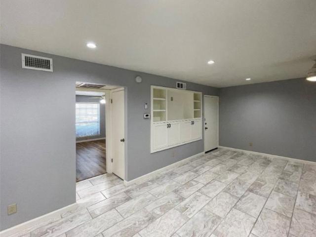 Fully Renovated_Se Habla Español