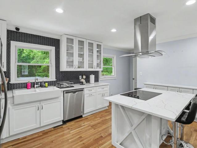 Fully Renovated Shannon Park Home with 2 Full Kit