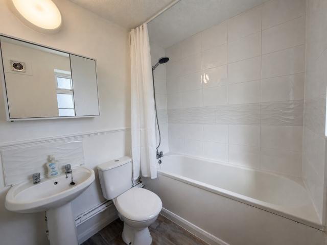 Fully Renovated Studio Apartment – Lindsay Road, Luton