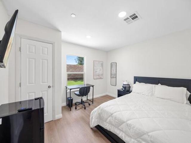 Fully Renovated Room for Rent All Utilities Included + Fast Wi Fi + Smart Lock Access!