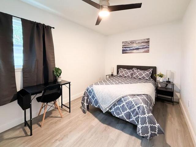 Fully Renovated Westshore Tampa Home close to Gandy Beach & Downtown
