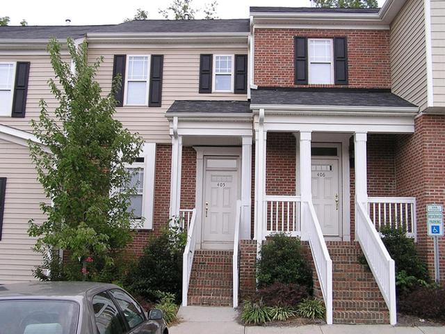 Fully Renovated Townhome Near Duke Washer/Dryer Included 2 Bedrooms | 2.5 Bathrooms | 1,250 Sq. Ft.