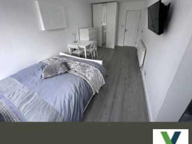 ? Fully Refurbished 1 Bedroom Studio Flat All Bills Included