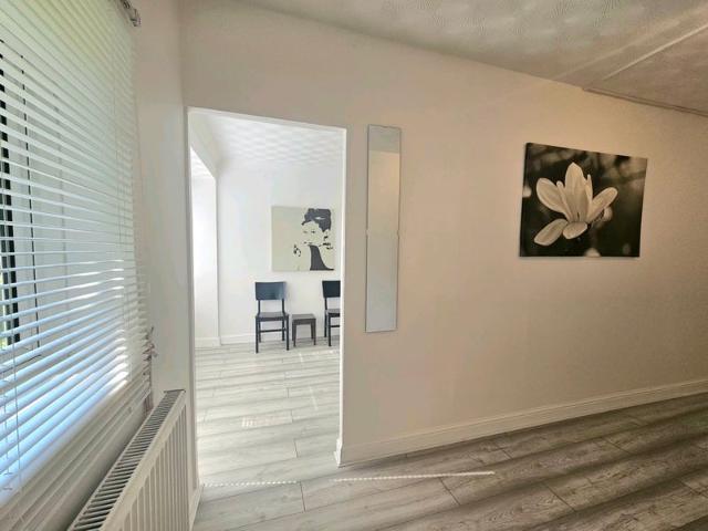Fully refurbished studio, zone 1 / 2