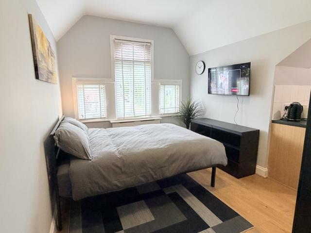 Fully Serviced Studio | Epsom | All Bills Inc